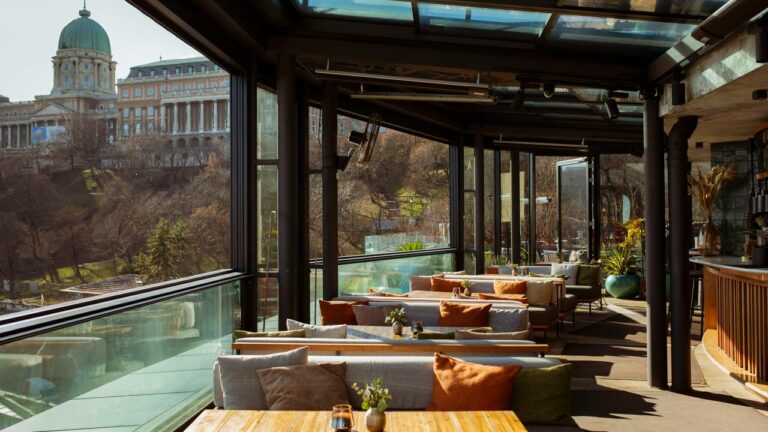 10 Legjobb Rooftop Bár Budapest Szivében | Budapest Tetőterasz