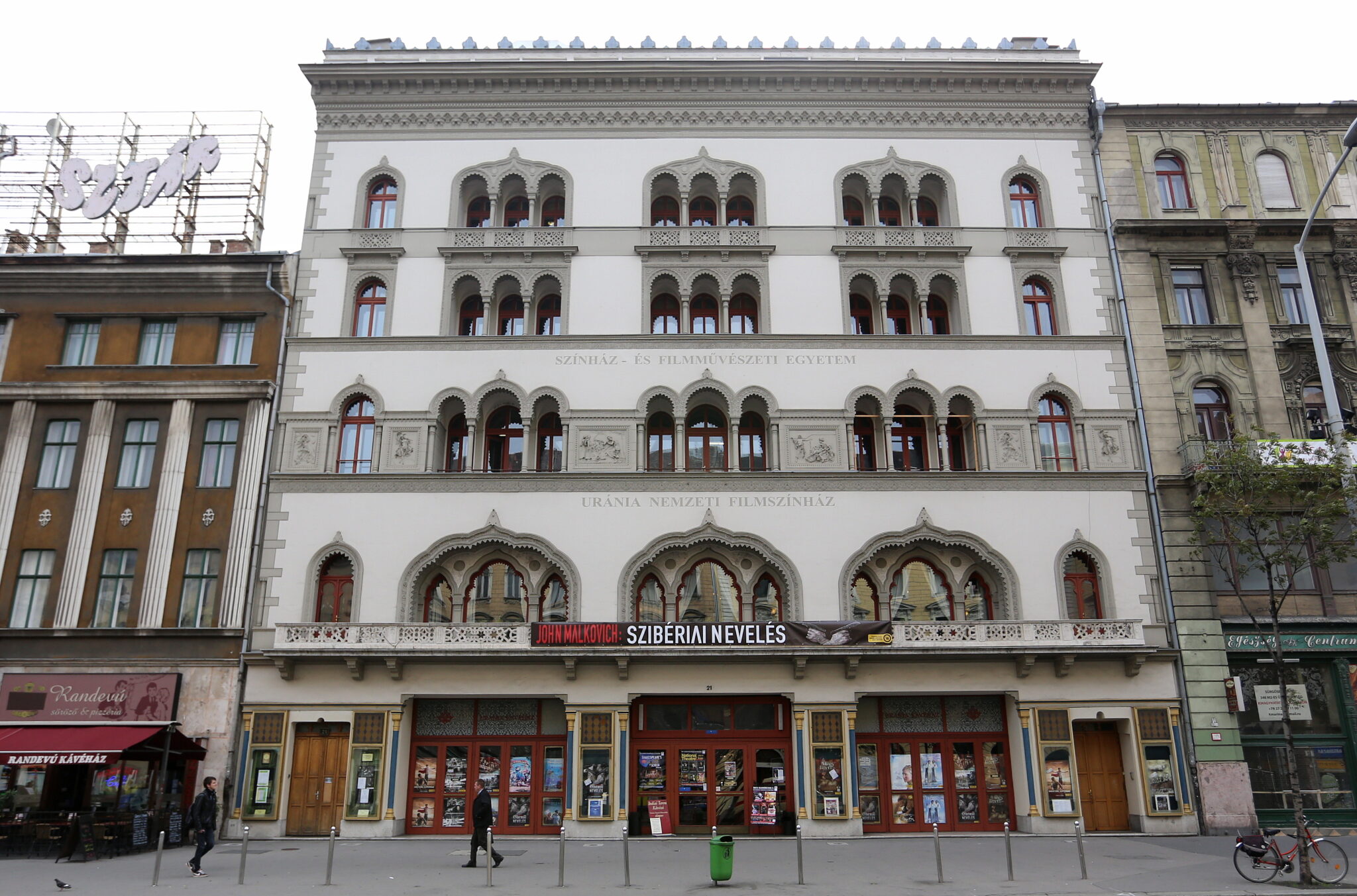10 Neves Színház Budapesten | Budapesti Színházak